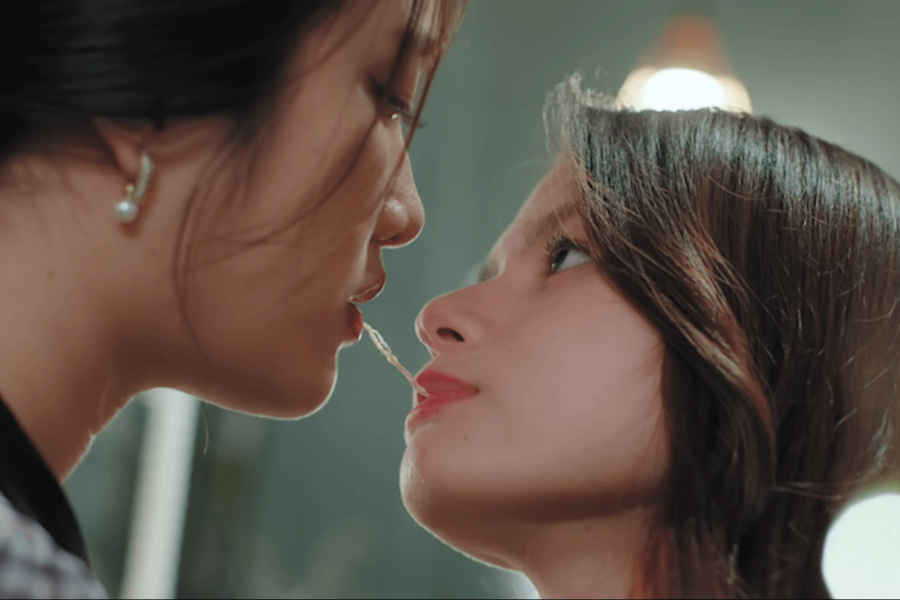 濕身激吻、辦公室裸身愛撫！盤點《粉紅理論》4段血脈賁張的女女床戲 | LalaTai 拉拉台